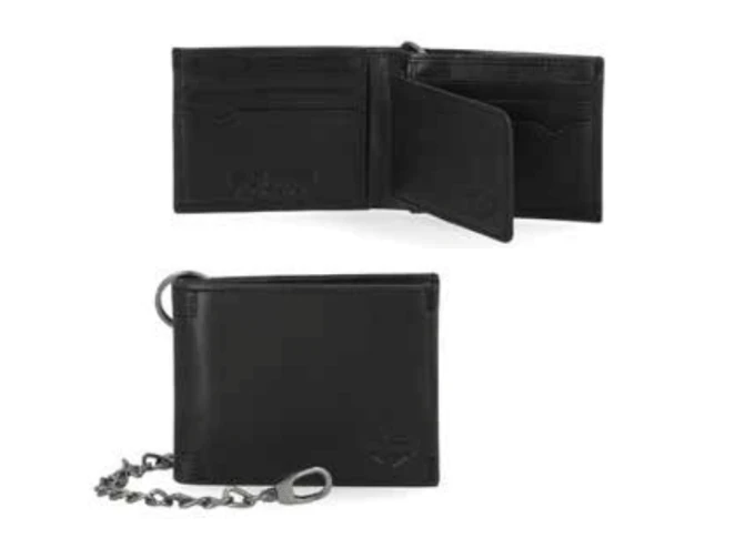 Universal Classic Billfold With Chain
